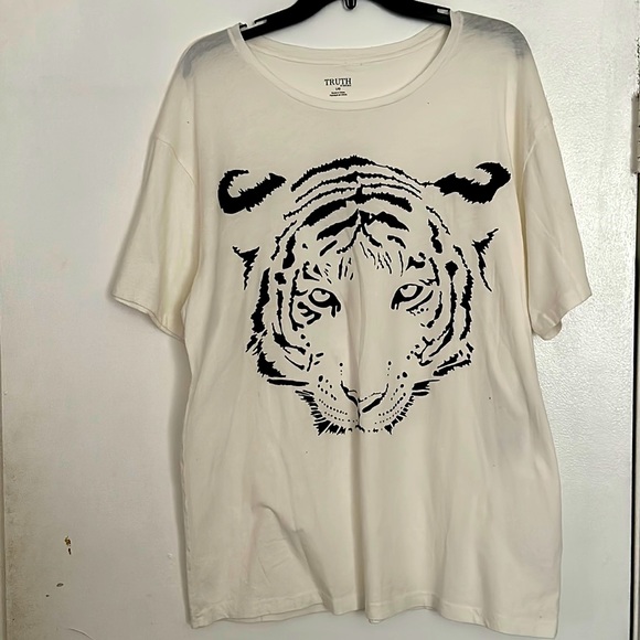 Truth By Republic | Shirts | Truth By Republic White Tiger Head L White ...